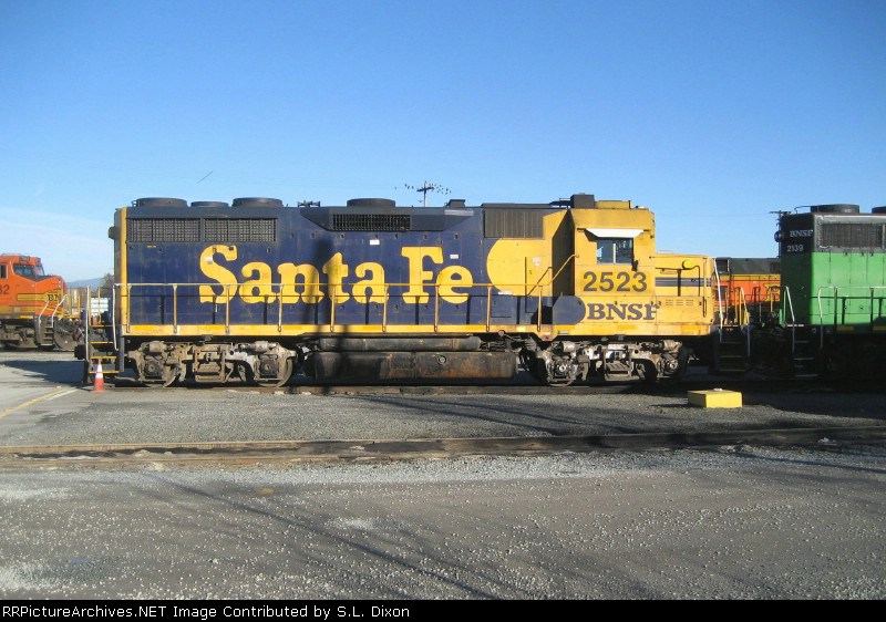BNSF 2523 @ Delta Yard
